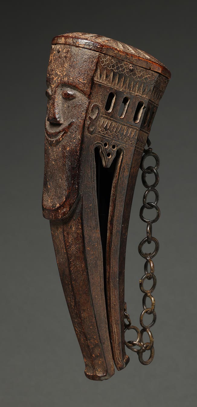 41740 – Batak Bullet Holder Paru Paru with Chain